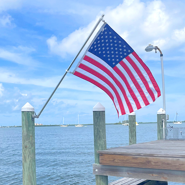 Plantation Flag Pole – Dock Appeal